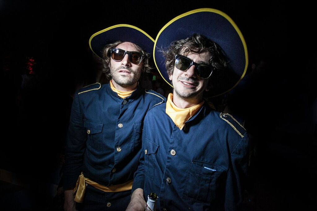 GLI SHAZAMI “INFUOCANO” IL TRAMONTO CATANESE CON IL MAGICO SANSET PARTY