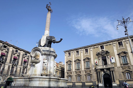 La leggenda del "Liotro", famoso simbolo della città di Catania