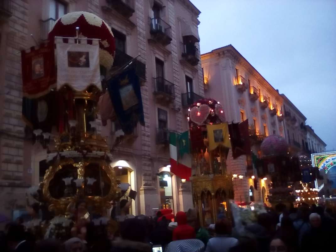 Le Candelore di Sant’Agata: orgoglio e devozione per la festa dei ...