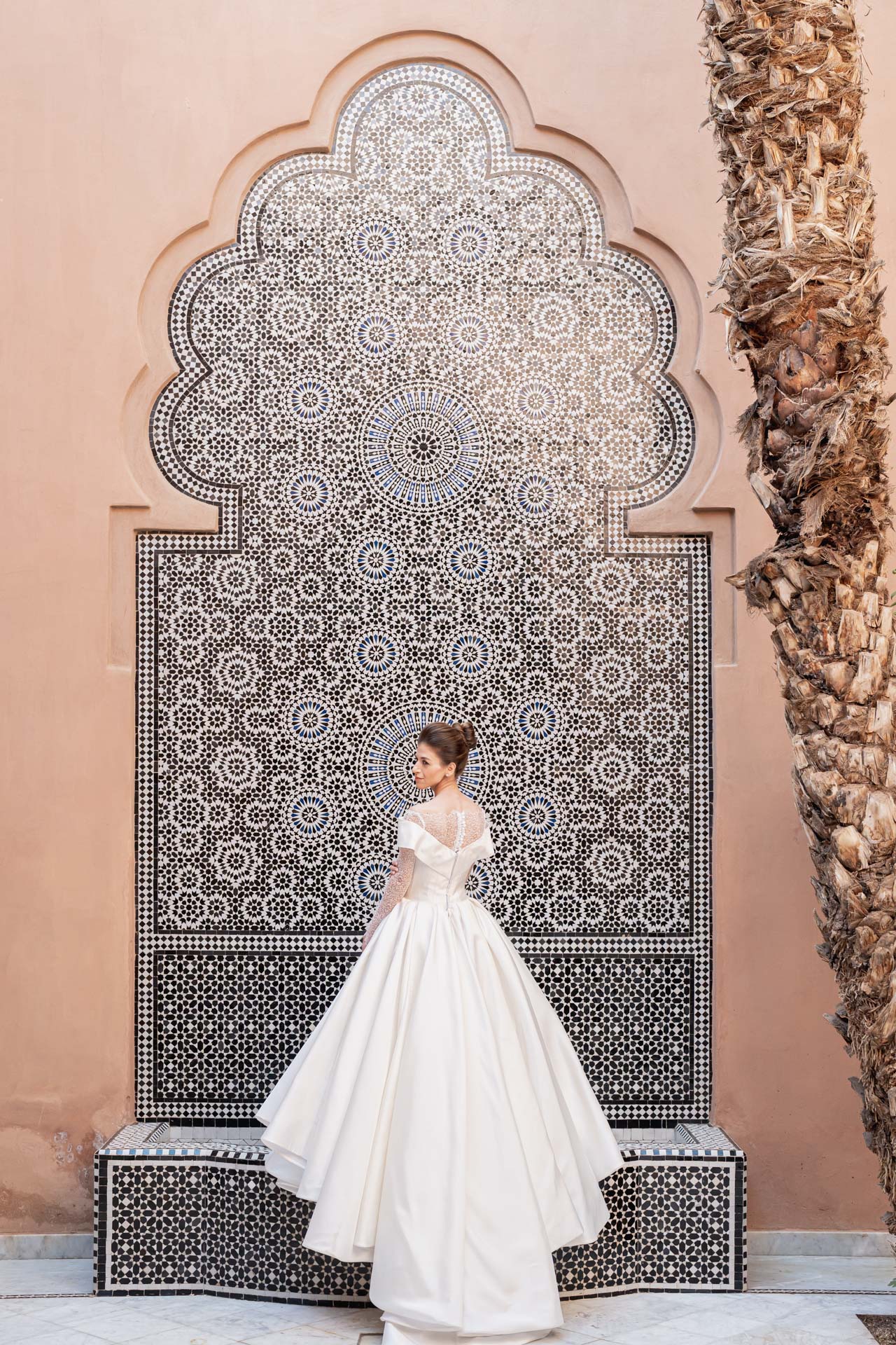 Traditional jewish wedding in the characteristic setting of Marrakech ...