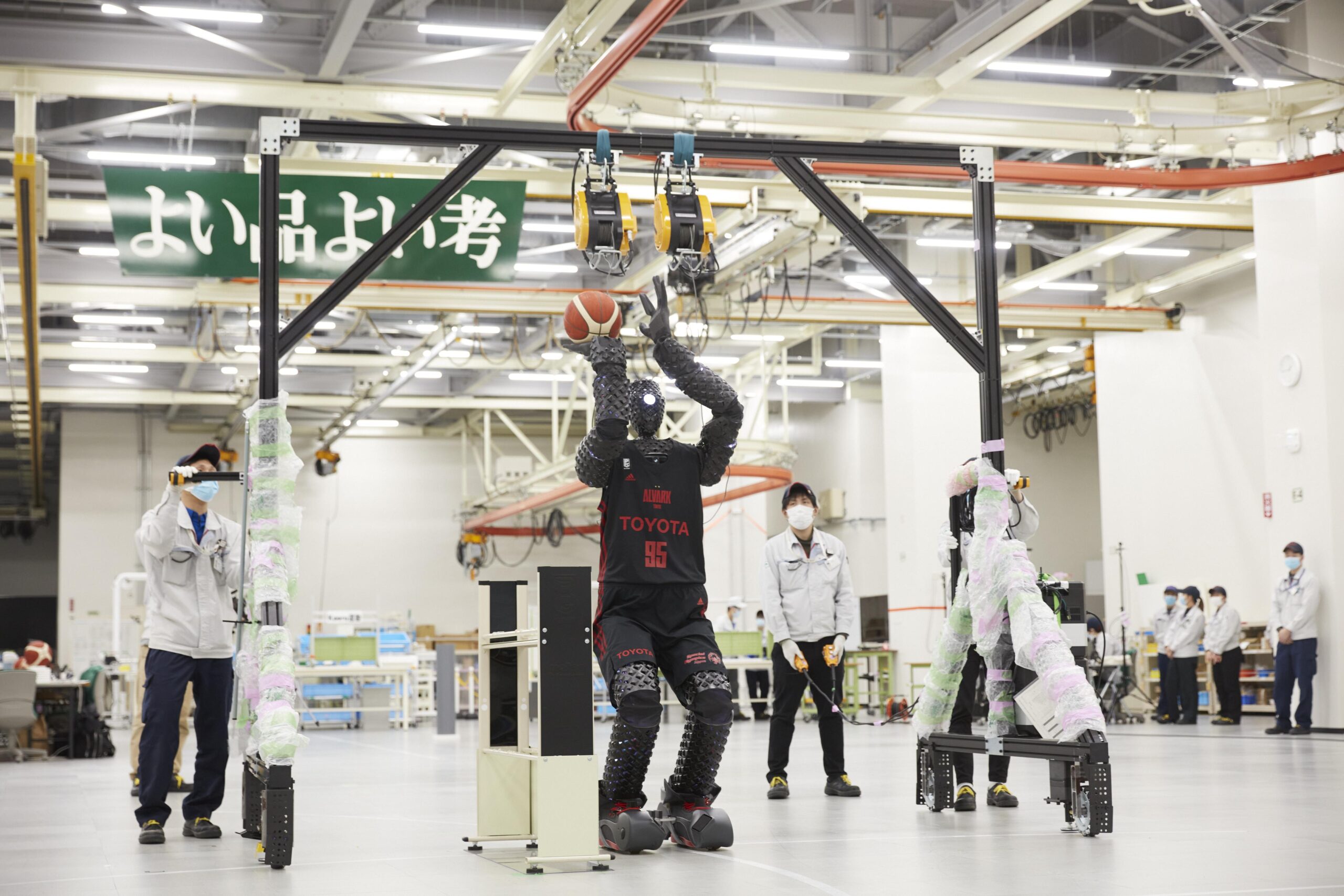 Toyota e il secondo Guinness World Record: il robot CUE segna la storia ...