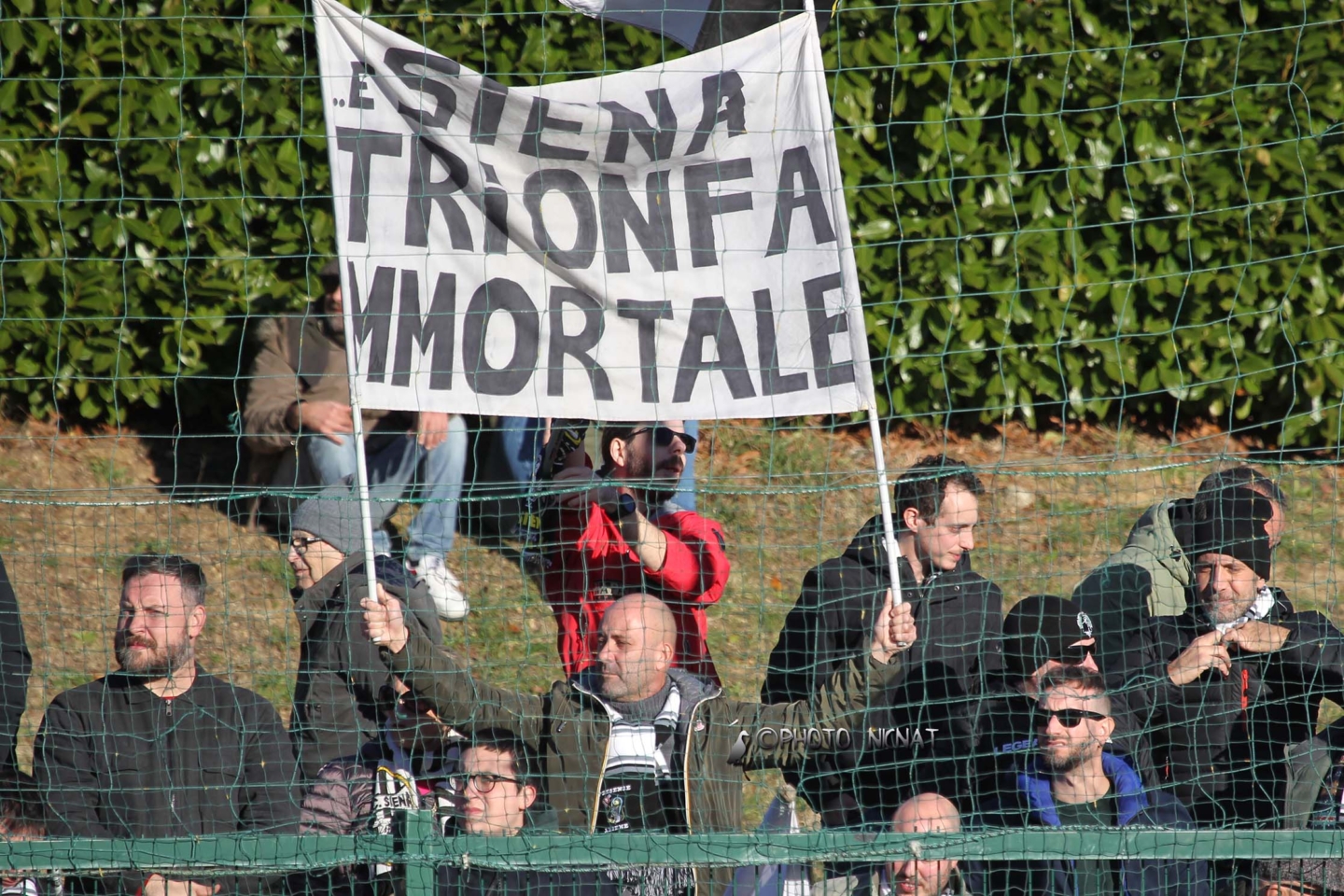 ...dove si balla..!! Foto tifo di Siena-Foiano a cura di Nicola Natili ...