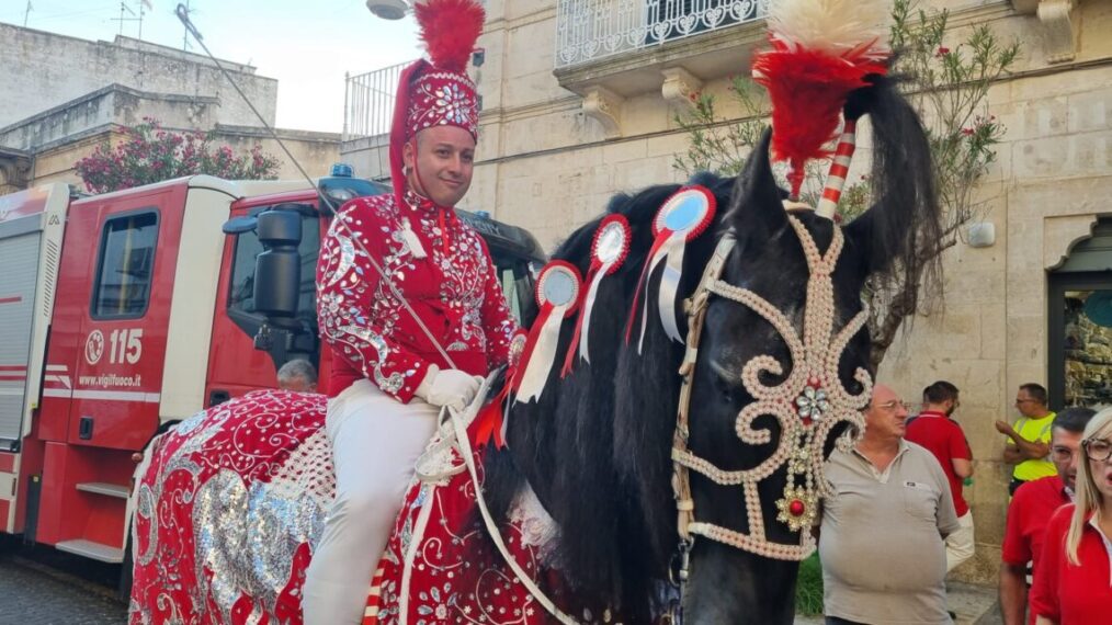 Dolce&Gabbana a Ostuni: fan impazziti per la star Doyoung