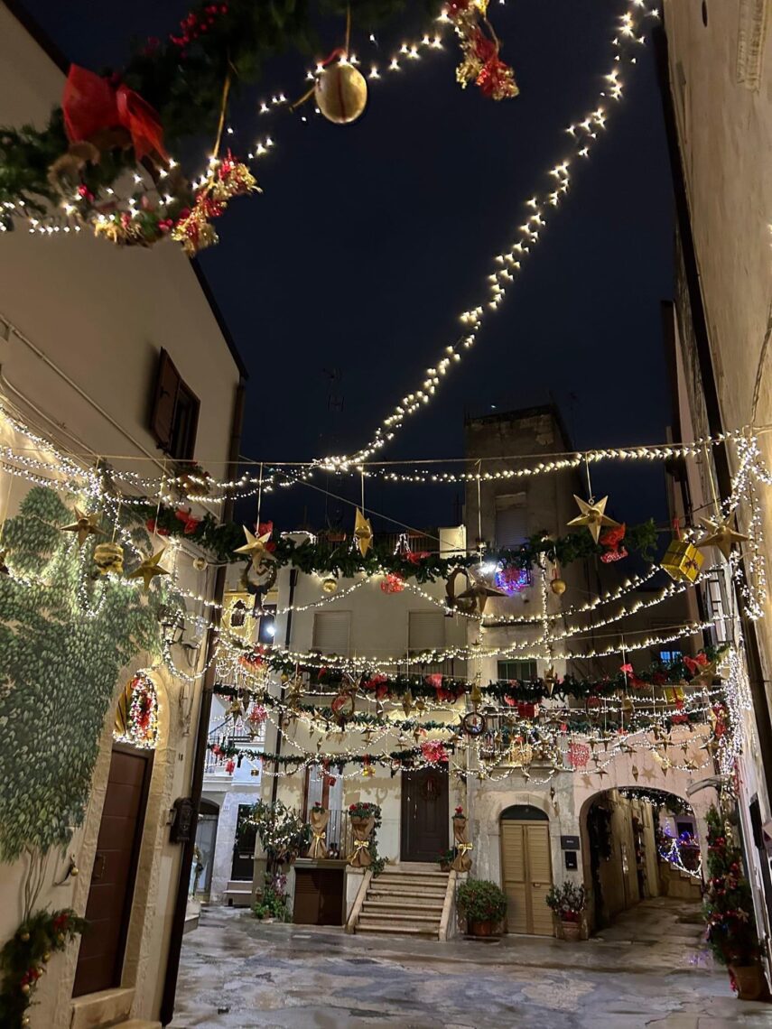Altamura, la magia dei 'claustri' vestiti a festa