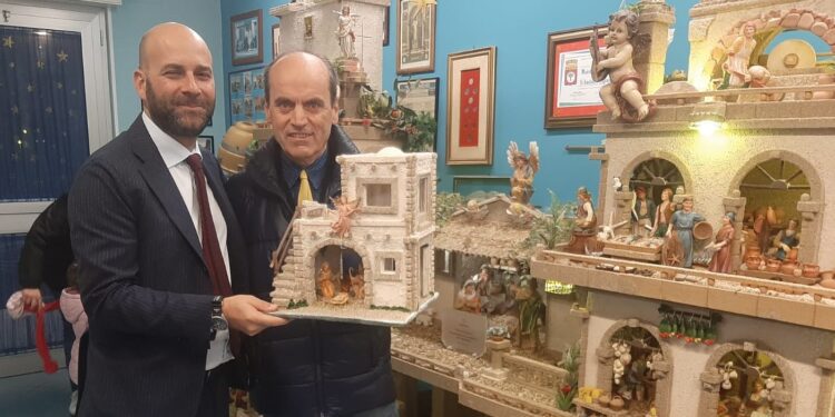 A Catino un premio per 'Nino' Capogna e il suo presepe