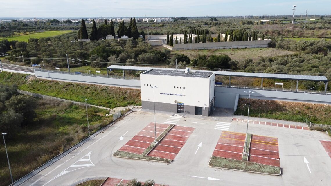 In treno da Bari a Bitritto, il primo viaggio: video e foto