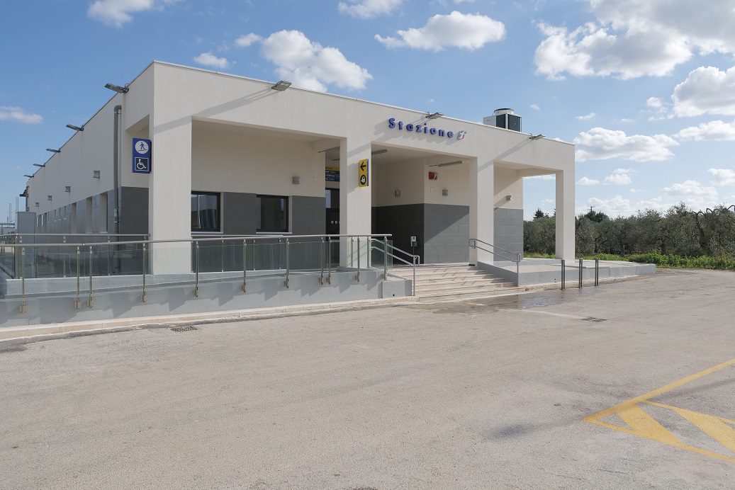 In treno da Bari a Bitritto, il primo viaggio: video e foto