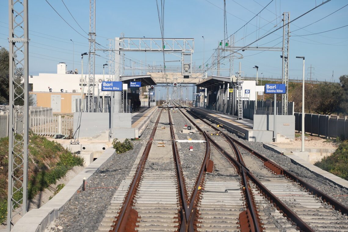 In treno da Bari a Bitritto, il primo viaggio: video e foto