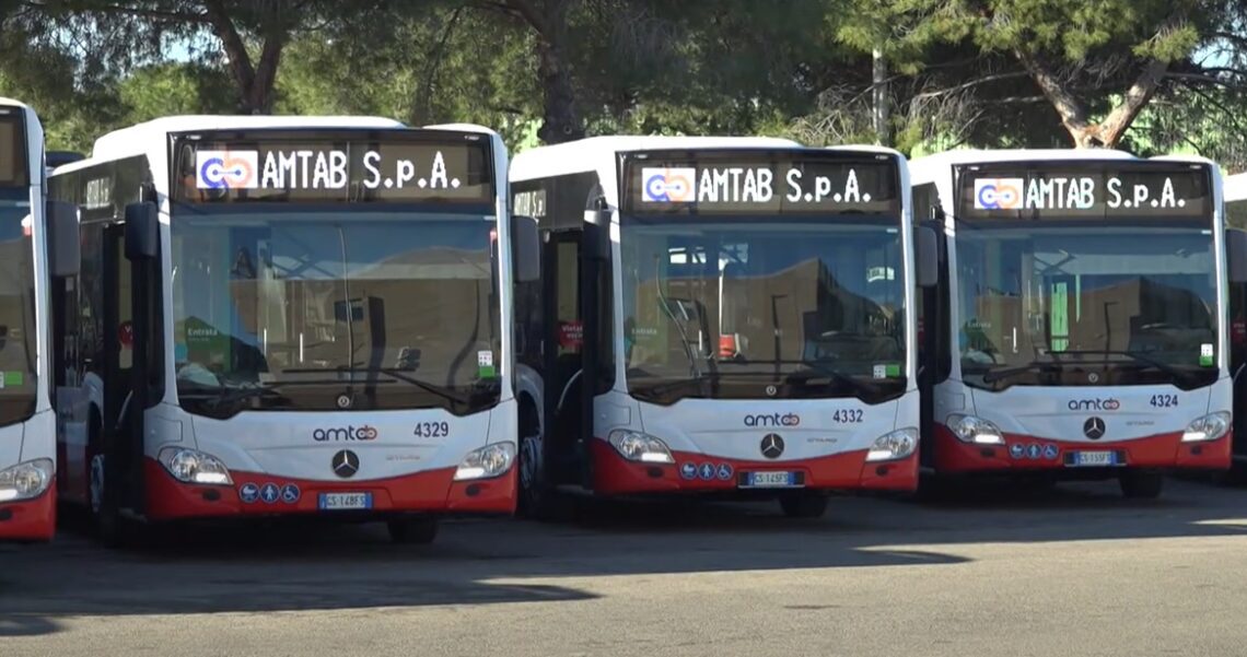 Bari, in strada altri 11 bus Amtab nuovi - VIDEO