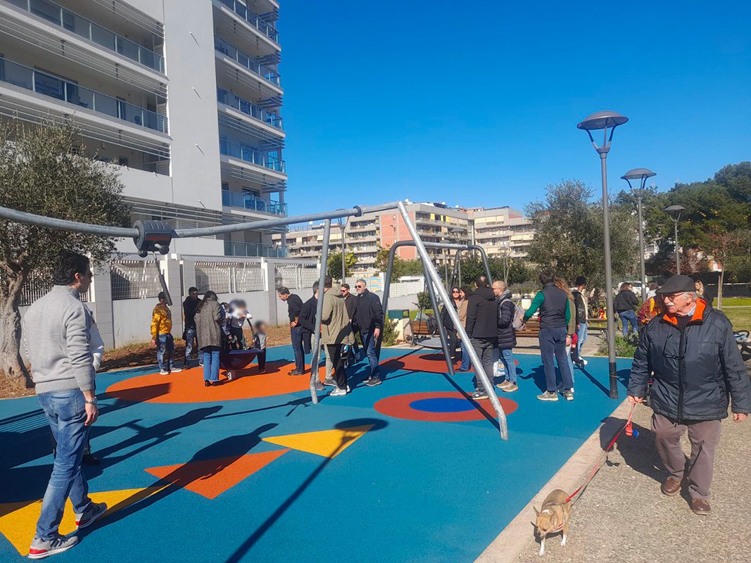 Giostre, attrezzi e tanto green: il giardino nel Quartierino e parco ...