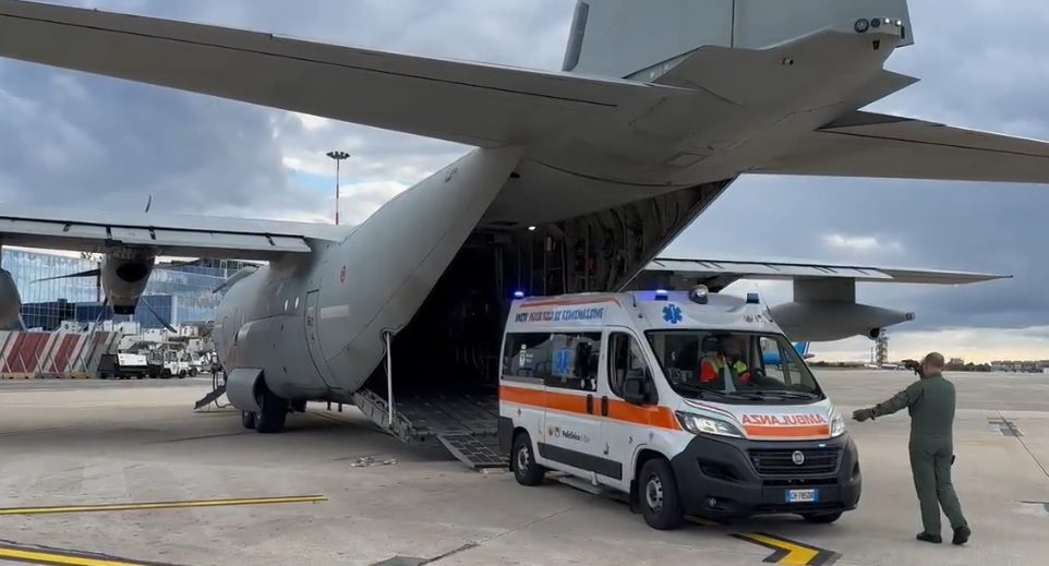 Volo salvavita per bimba di due anni da Bari a Roma