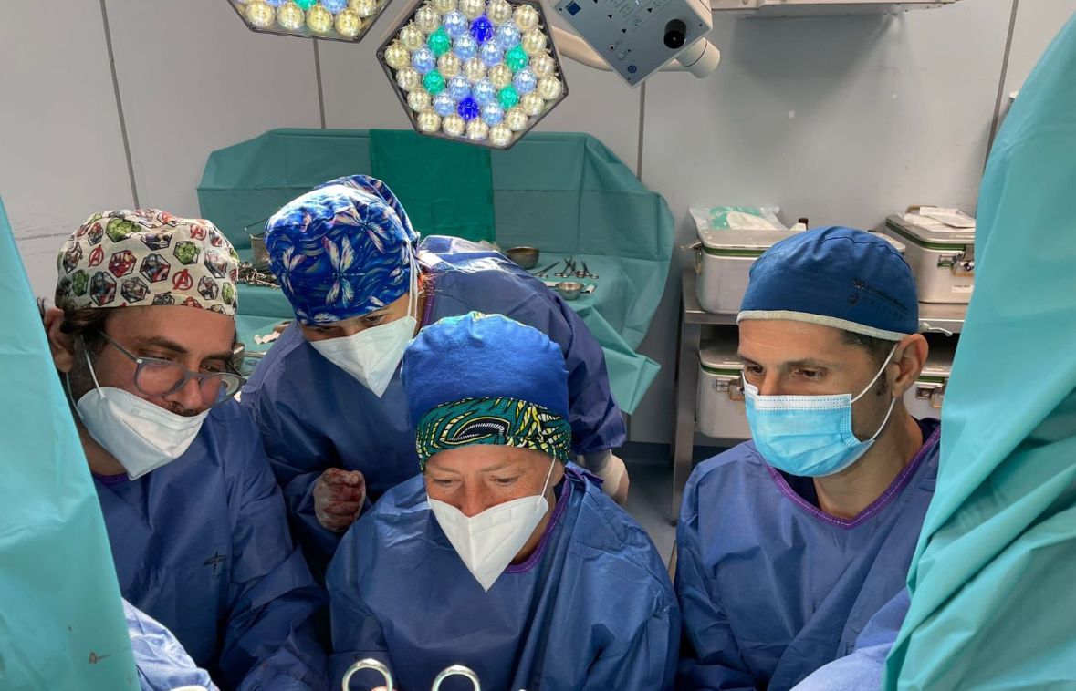 Cisti ovarica stava complicando la gravidanza, donna operata