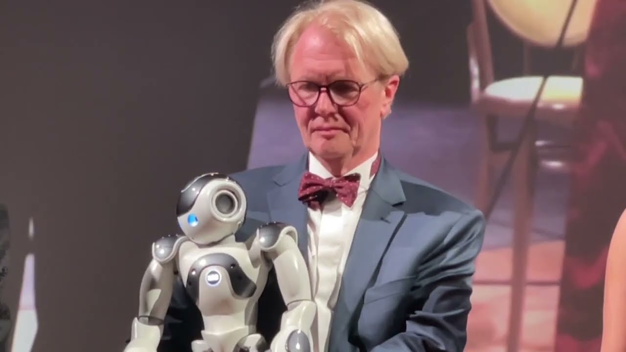 Dolly, il robot che con l'AI disegna emozioni con la musica - VIDEO